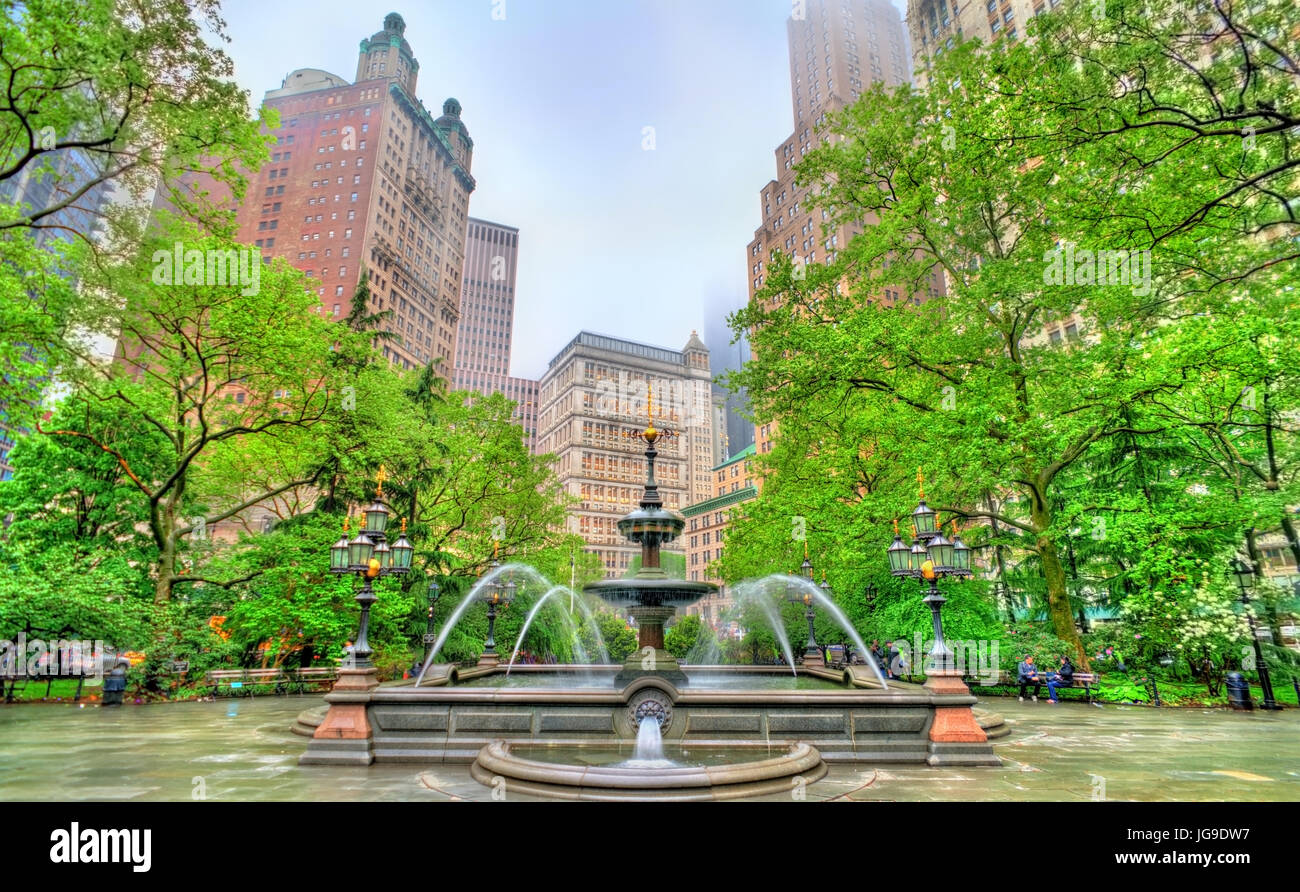 Fountain in City Hall Park - Manhattan, New York City Stock Photo - Alamy