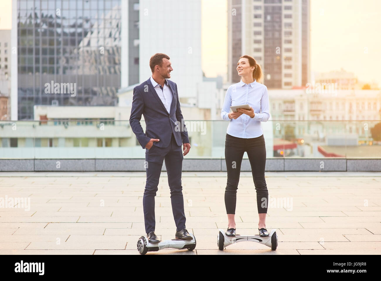 Couple outdoor hi-res stock photography and images - Alamy