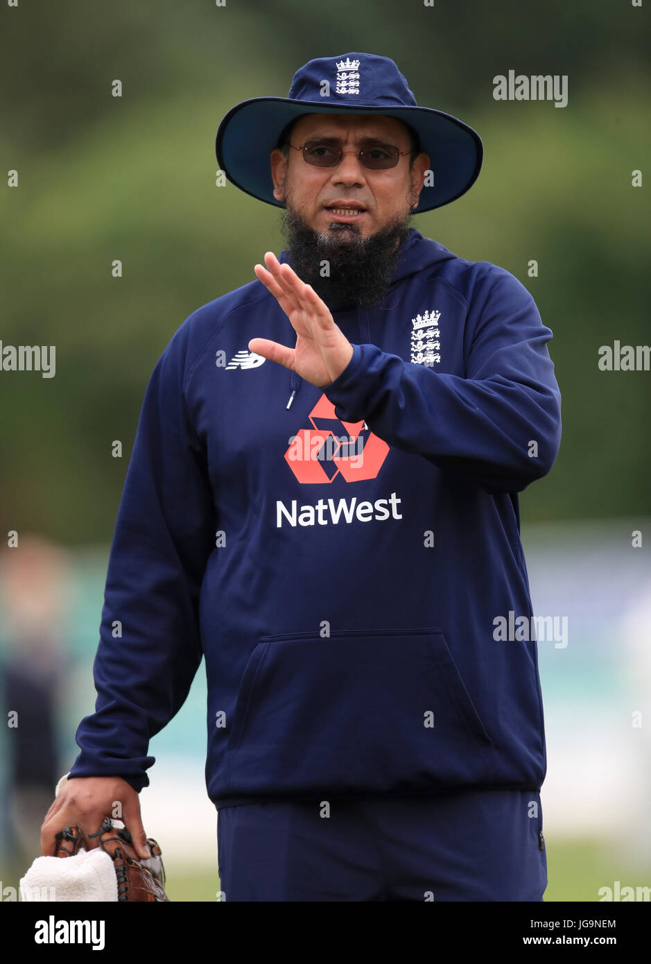 Bowling mushtaq hi-res stock photography and images - Alamy