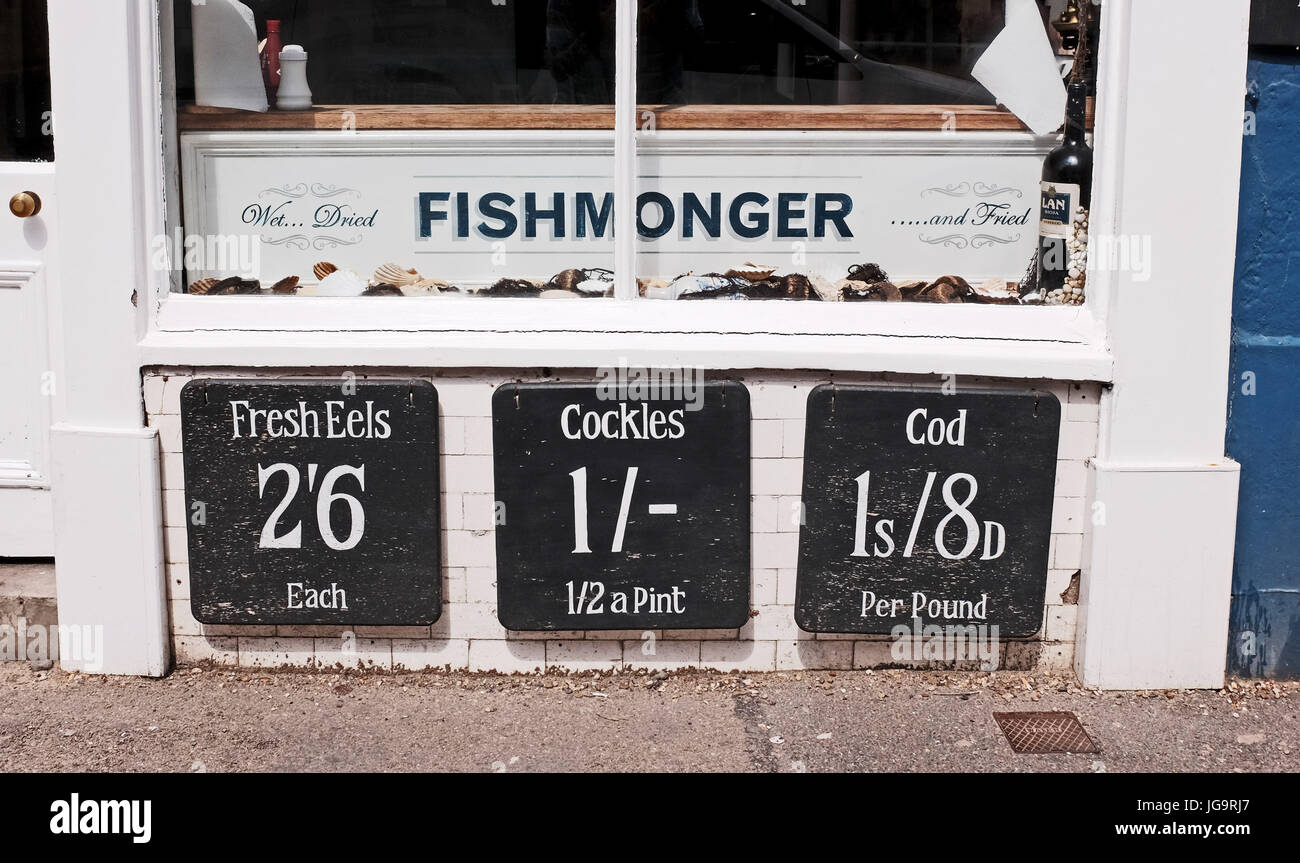 Old fish and chip shop hi-res stock photography and images - Alamy
