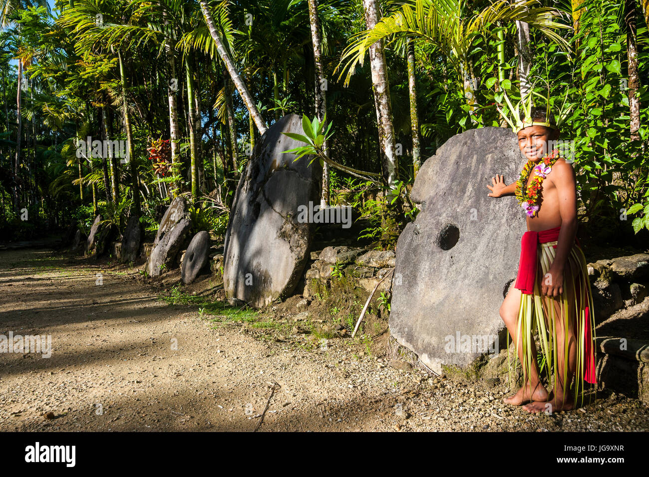 Micronesia yap people boy hi-res stock photography and images - Alamy