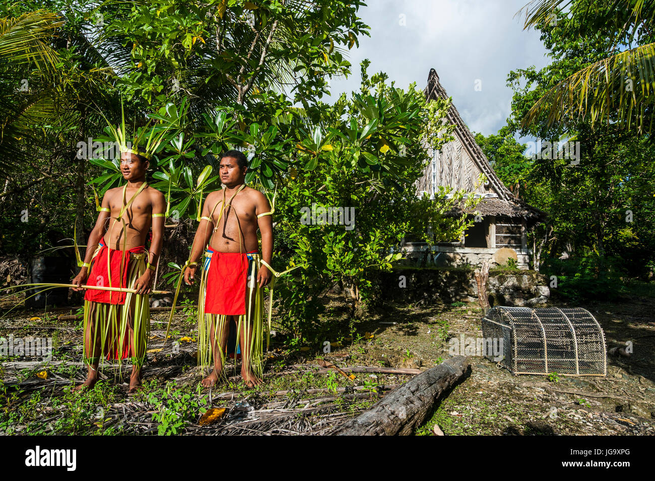 Micronesia yap people men hi-res stock photography and images - Alamy