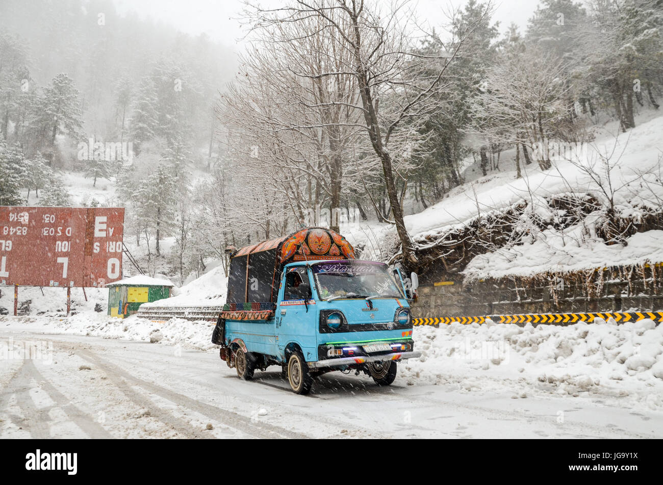 Murree pakistan snow hi-res stock photography and images - Alamy