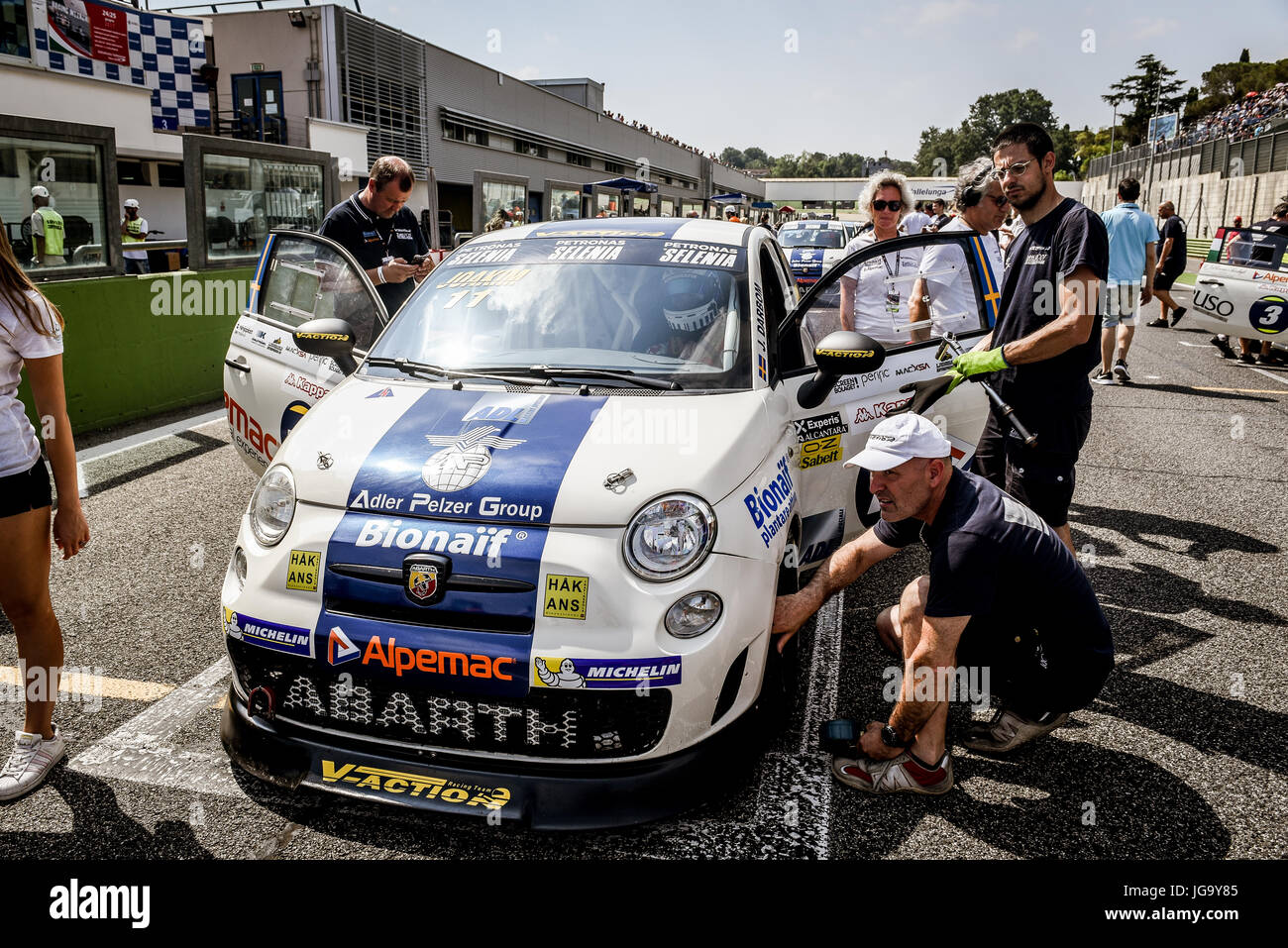 Trofeo Abarth Selenia, Fiat 500 cars on starting grid position with ...