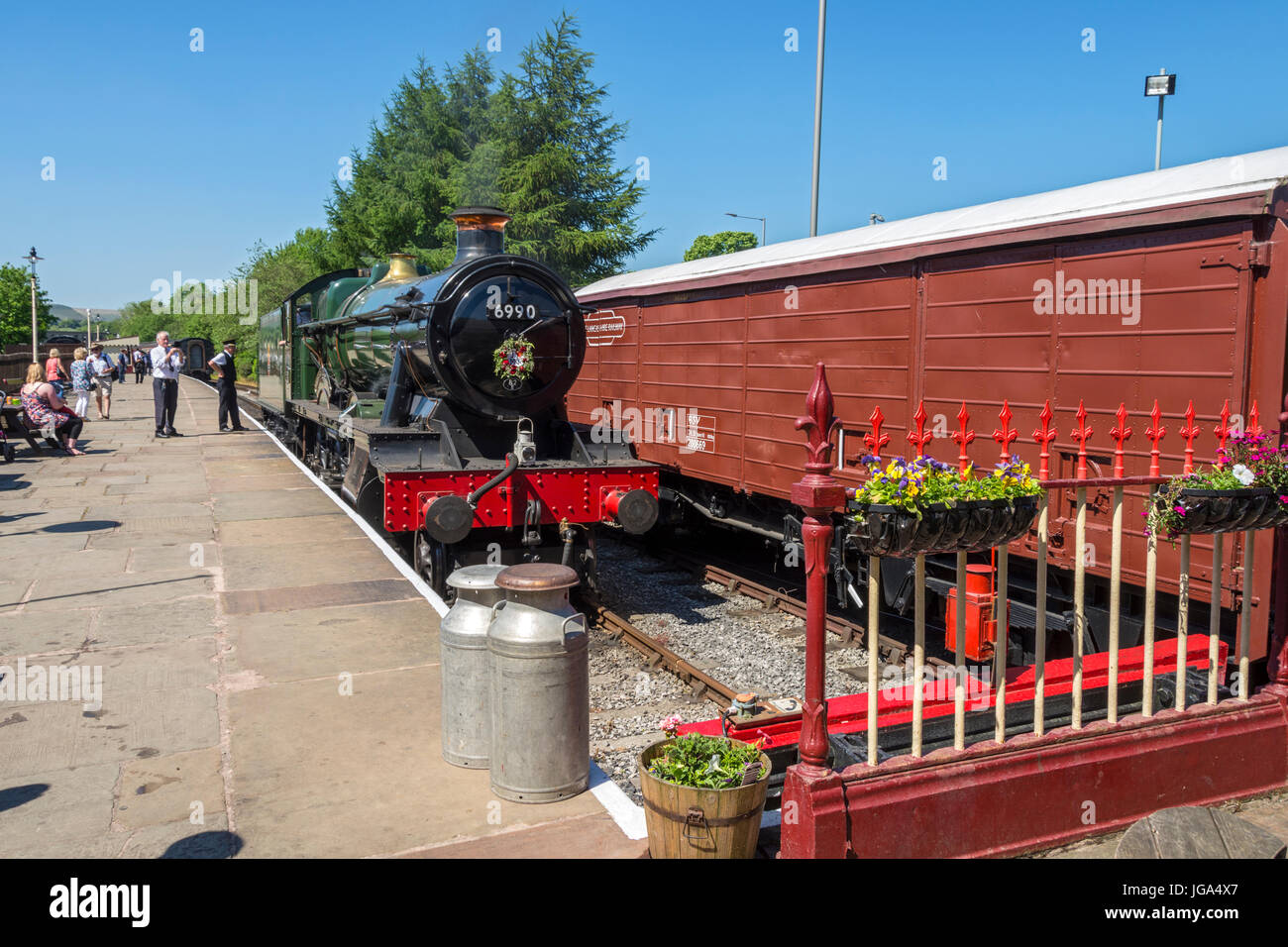 Great Western Railway (GWR) 6959 Class 4-6-0 steam locomotive at ...