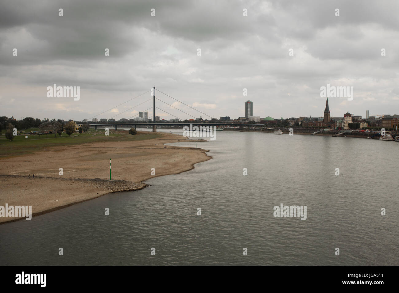 Rhyne bridge hi-res stock photography and images - Alamy