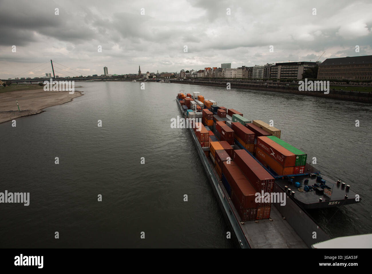 Self propelled barge hi-res stock photography and images - Alamy