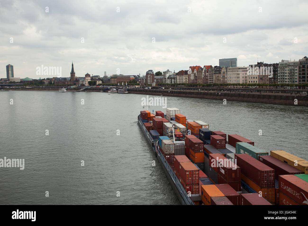 Self propelled barge hi-res stock photography and images - Alamy