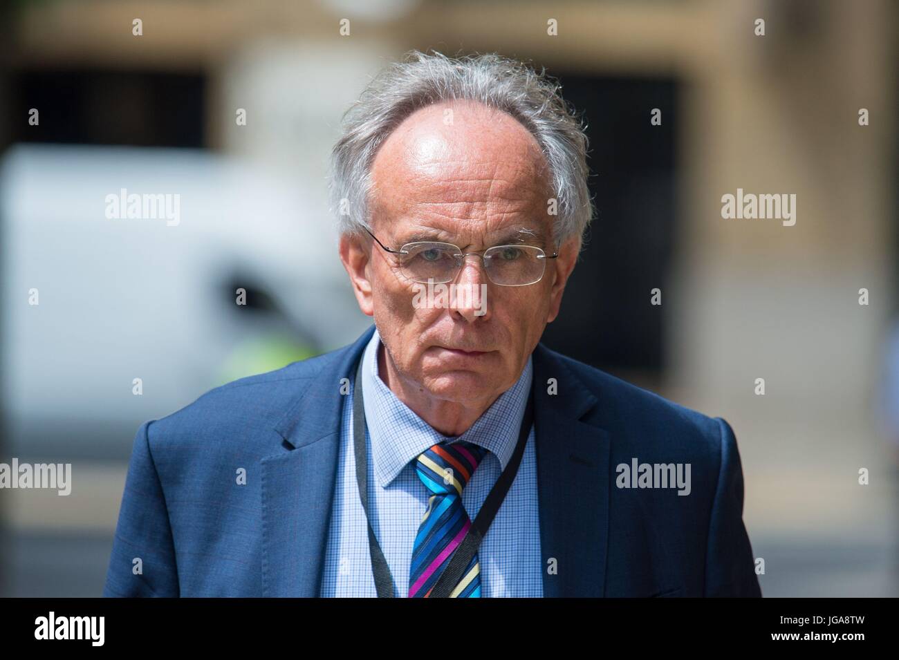 Mp for wellingborough peter bone arrives at southwark crown court hi ...