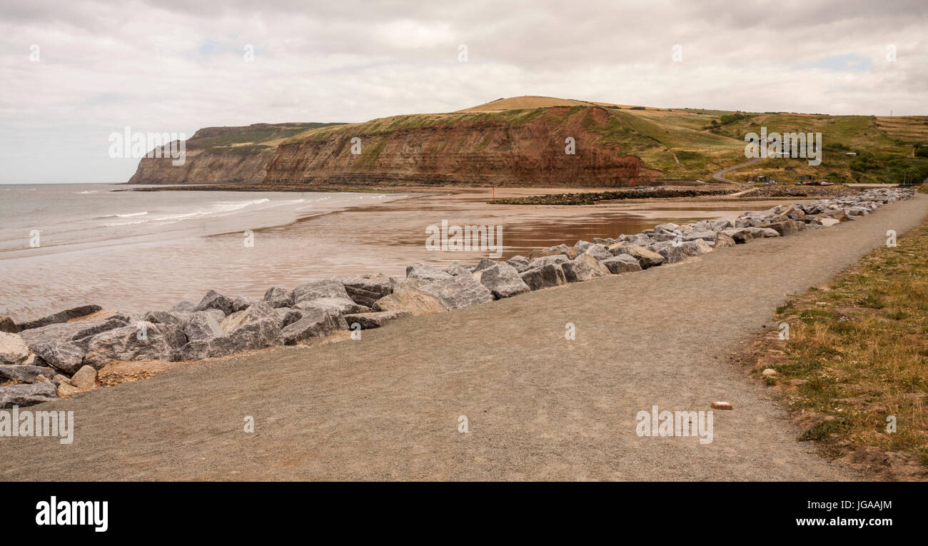 The beach and sea at Skinningrove,England,UK Stock Photo - Alamy