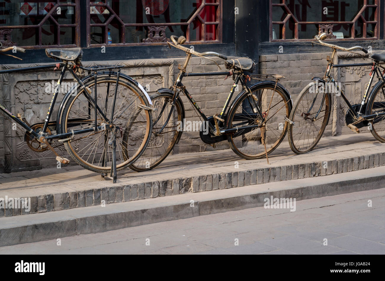 Old fashioned bicycles, Pingyao, Shanxi province, China Stock Photo - Alamy