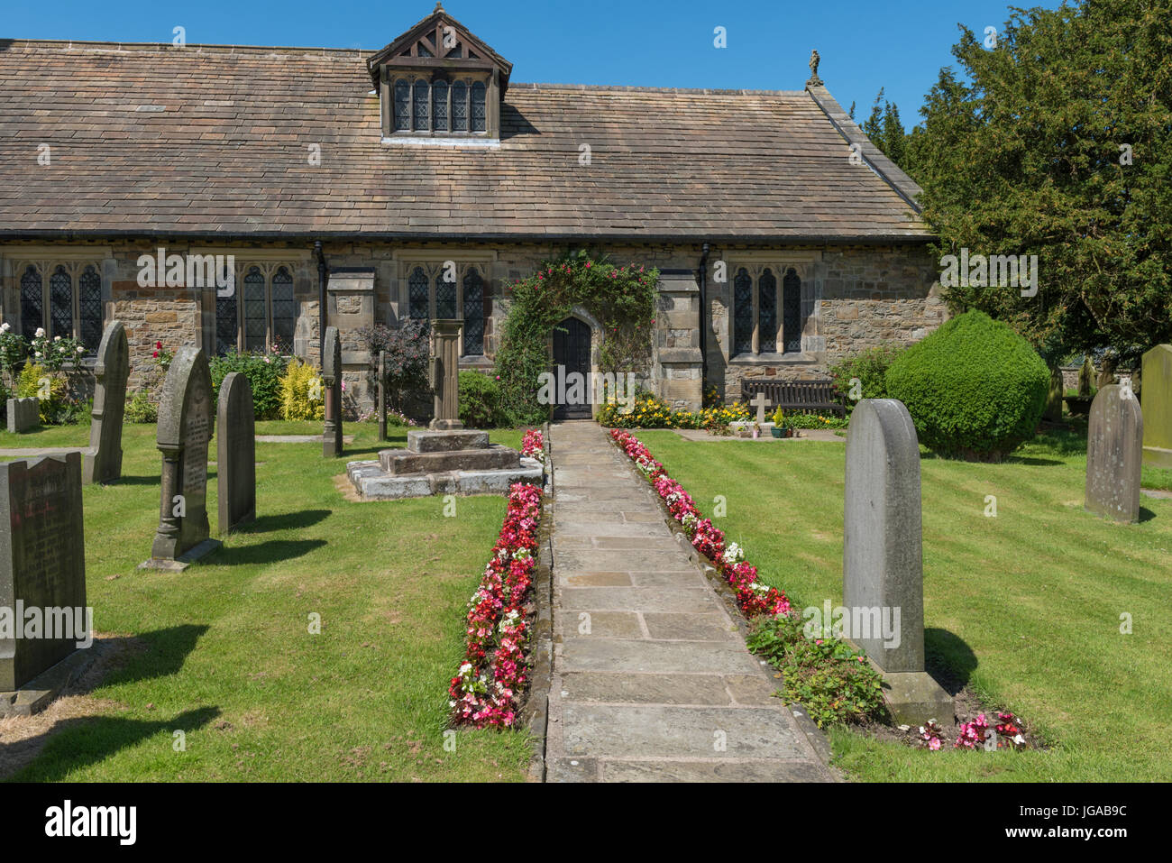 St bartholomews parish church hi-res stock photography and images - Alamy