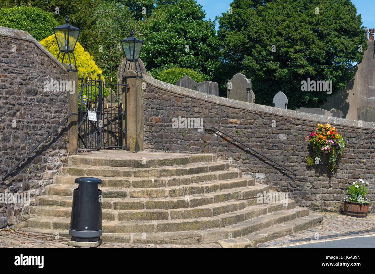St Bartholomew's Anglican parish Church Chipping Stock Photo - Alamy