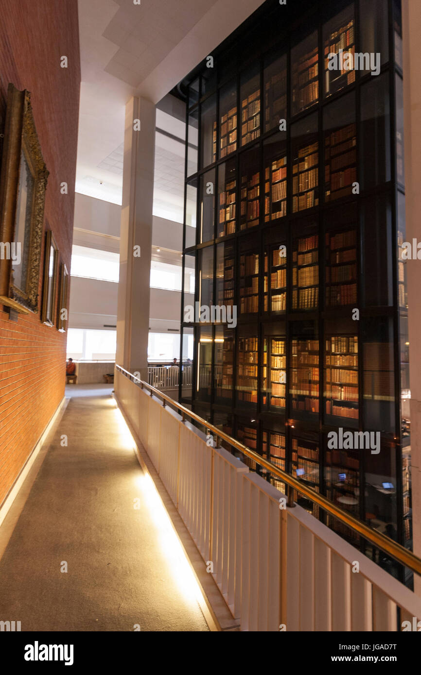 Bookshelf The British Library, national library of the United Kingdom ...