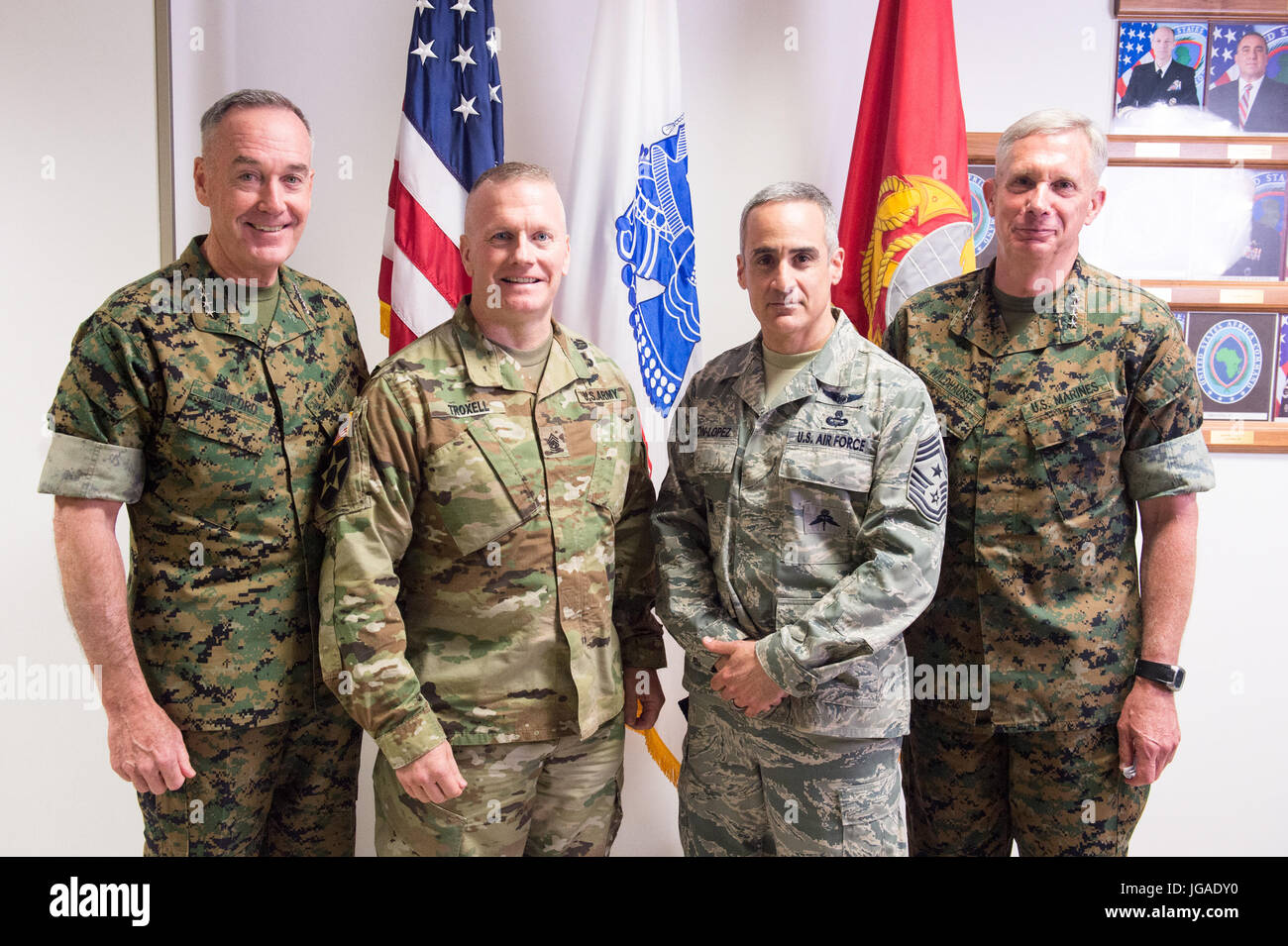 U s marine corps staff sgt lopez hi-res stock photography and images ...