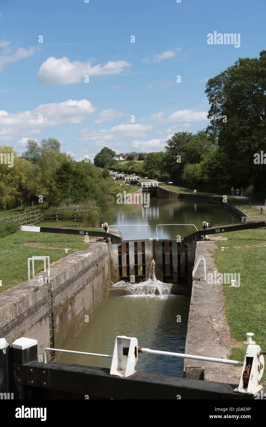 The Caen Hill Lock Flight on the Kennet & Avon Canal in Devizes ...