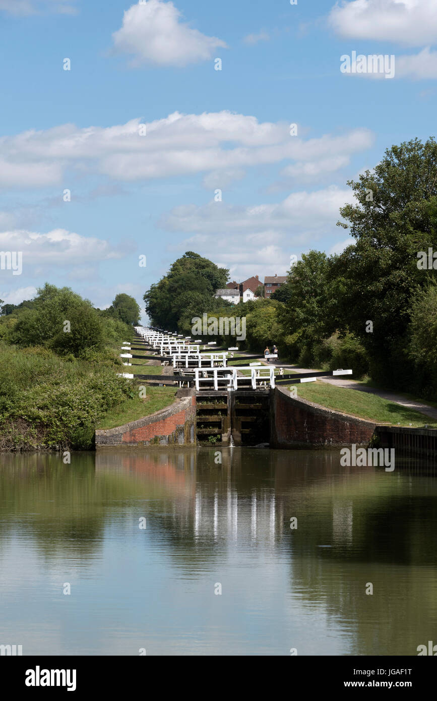 The Caen Hill Lock Flight on the Kennet & Avon Canal in Devizes ...