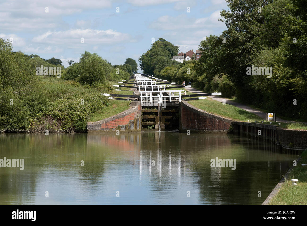 The Caen Hill Lock Flight on the Kennet & Avon Canal in Devizes ...