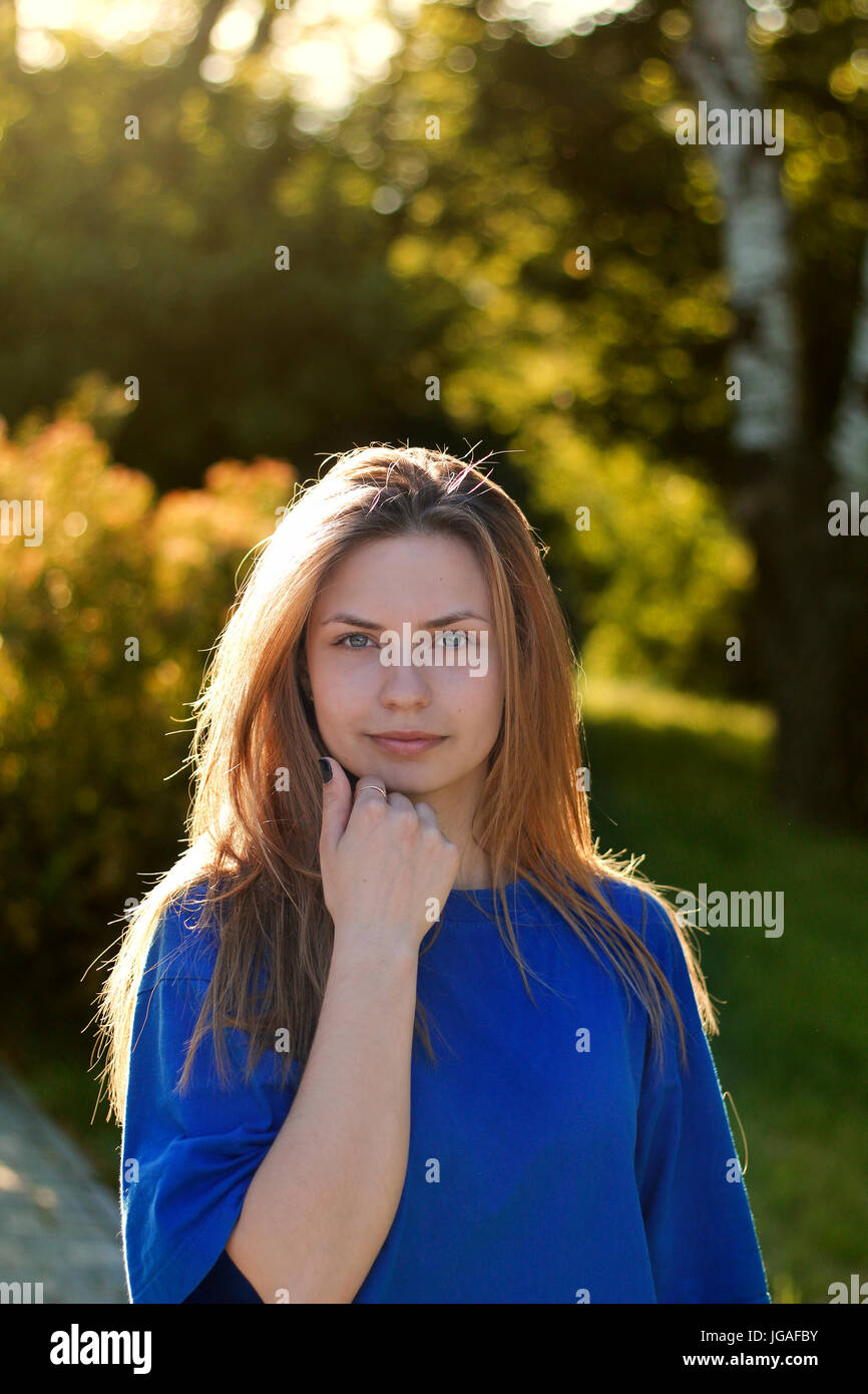Pretty girl in the park hi-res stock photography and images - Alamy