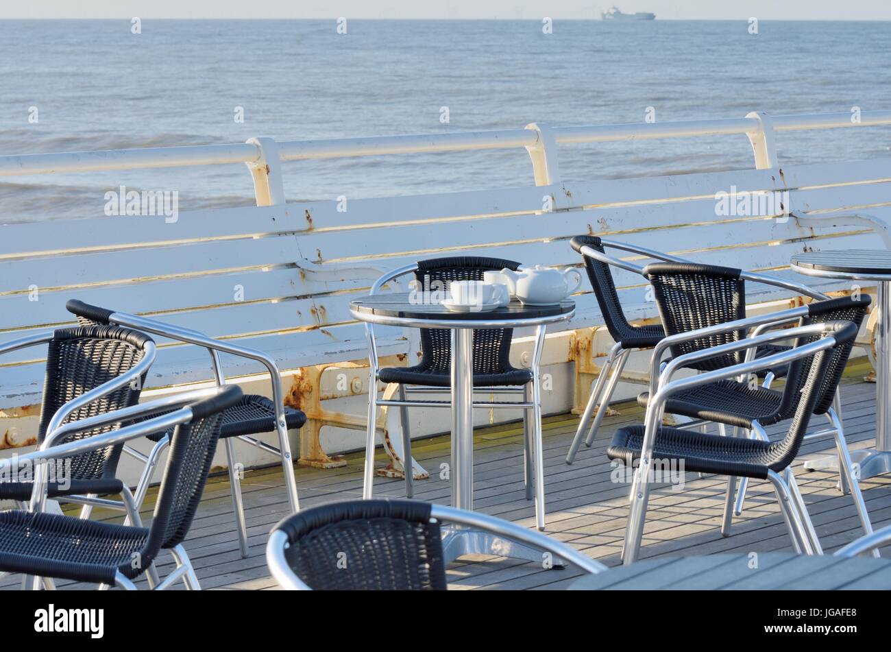 Teacup seats hi-res stock photography and images - Alamy