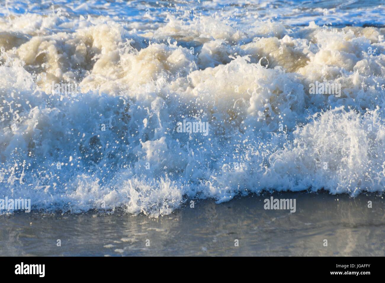 Breaking wave water sea sky hi-res stock photography and images - Alamy