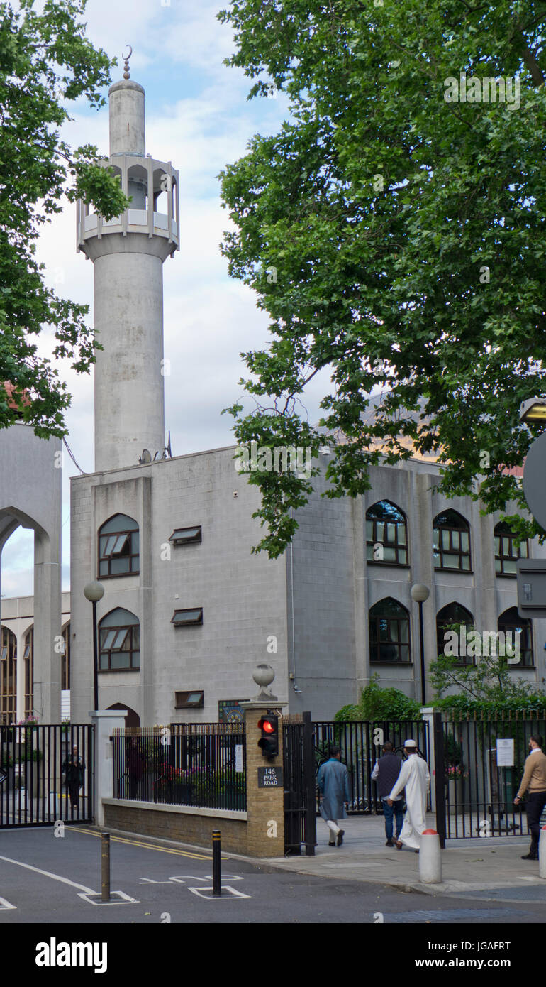 Muslim families going to pray at the Regent's Park mosque in London ...
