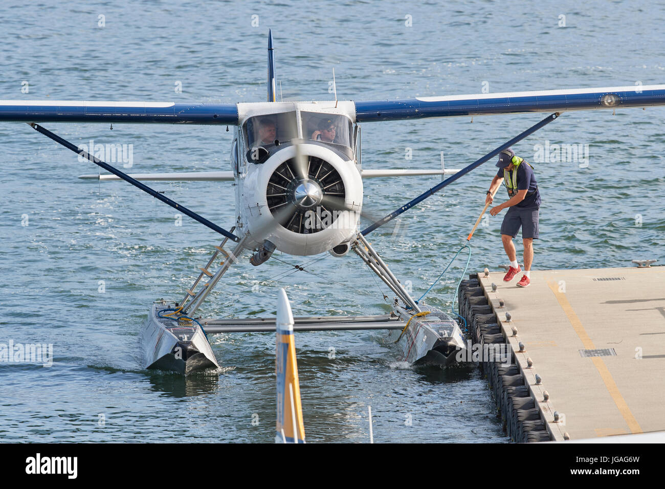 Classic Vintage Harbour Air Seaplanes DHC-2 Beaver Floatplane Arriving ...
