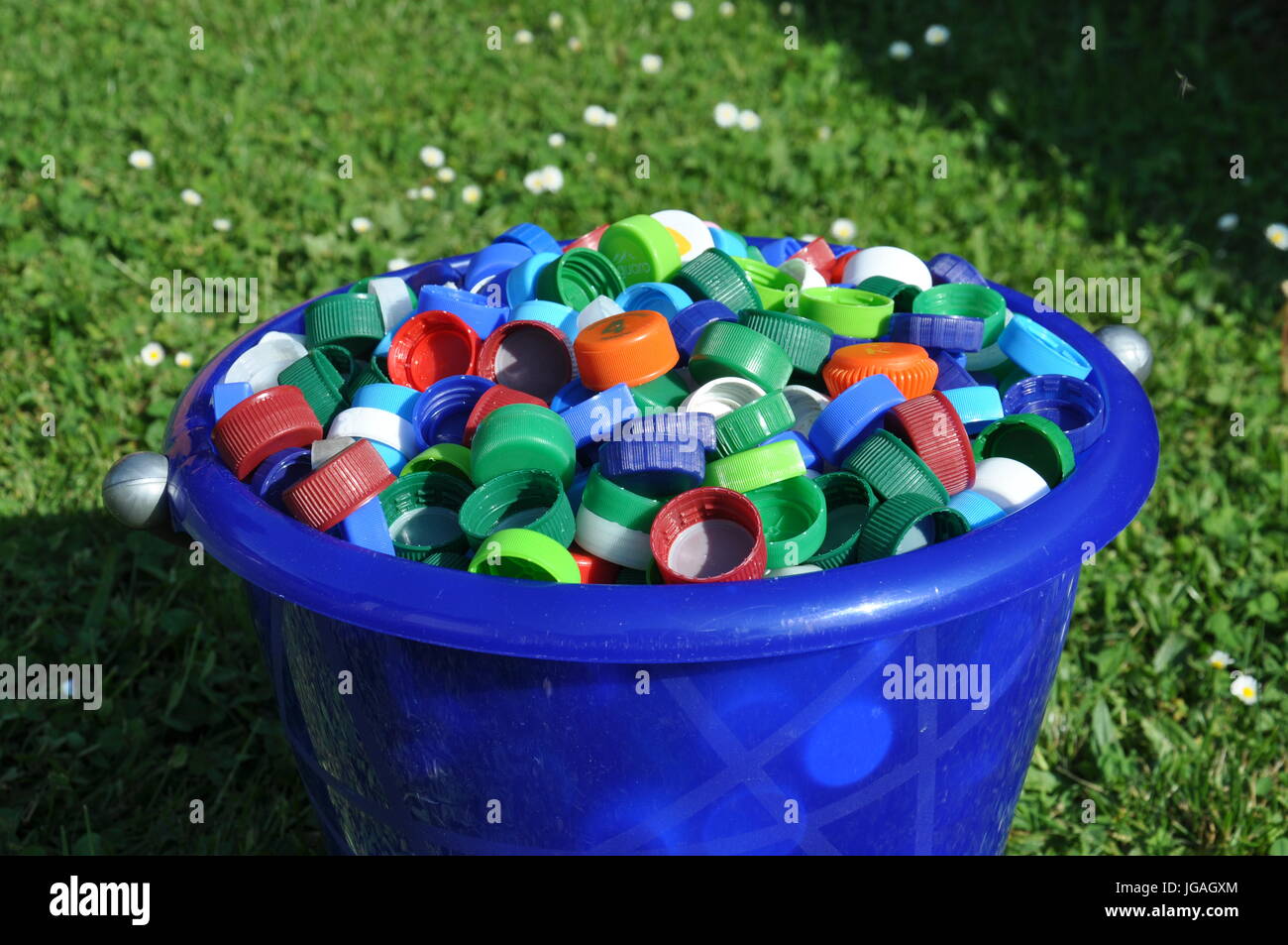 Plastic lids hi-res stock photography and images - Alamy