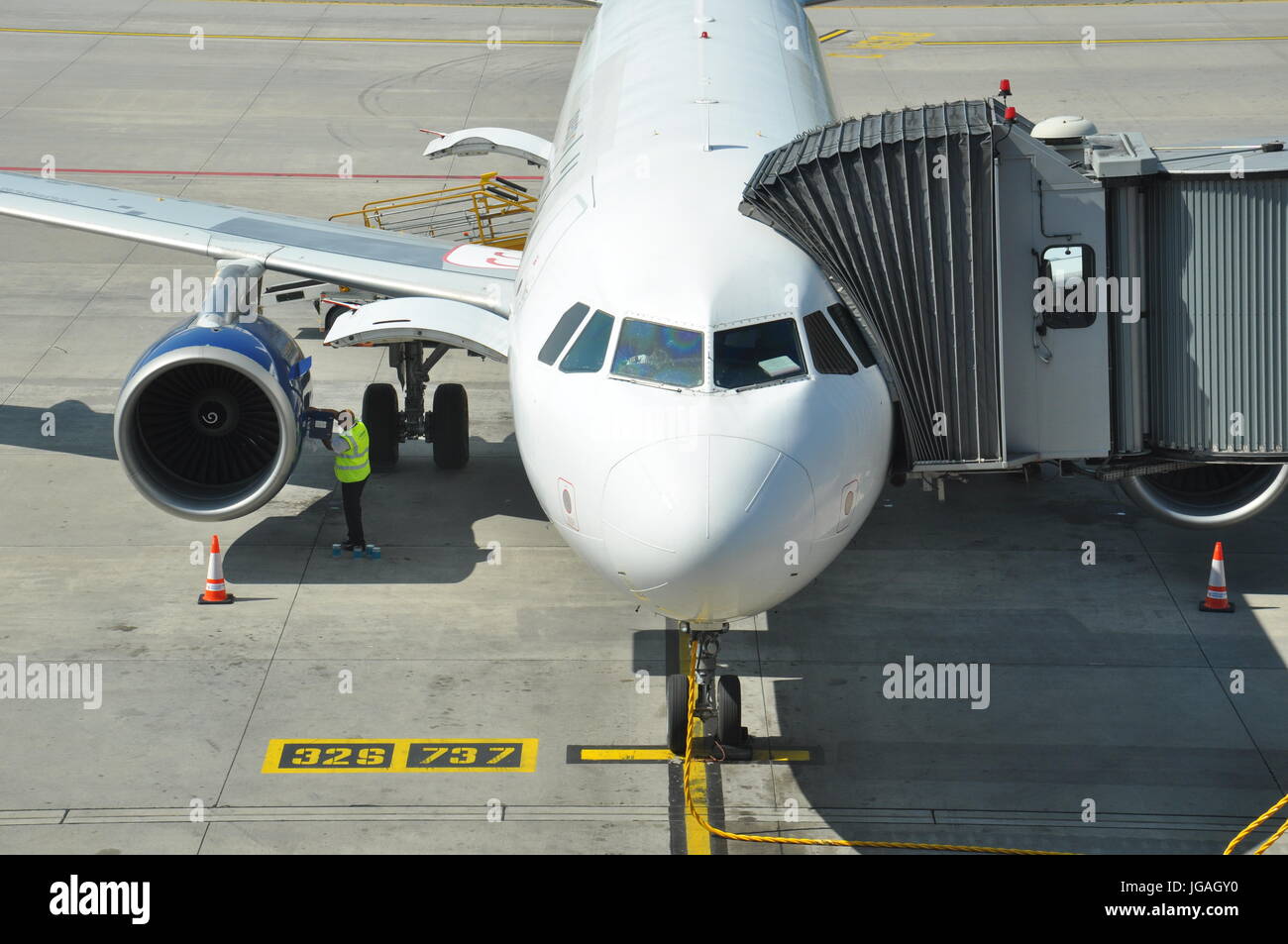 Aircraft engine repair, service, terminal Stock Photo - Alamy