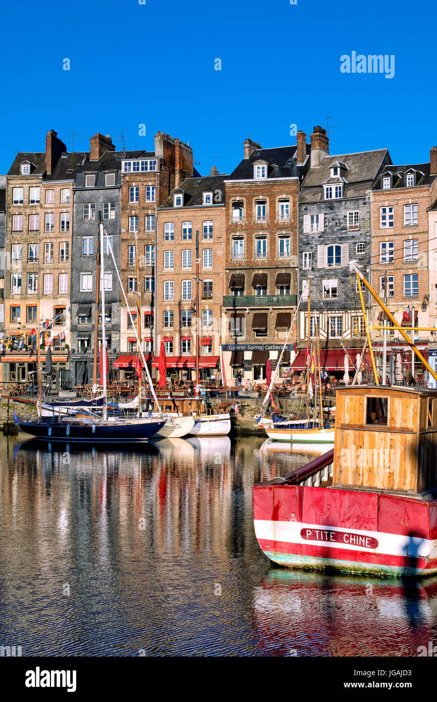 The harbour of Honfleur Stock Photo - Alamy