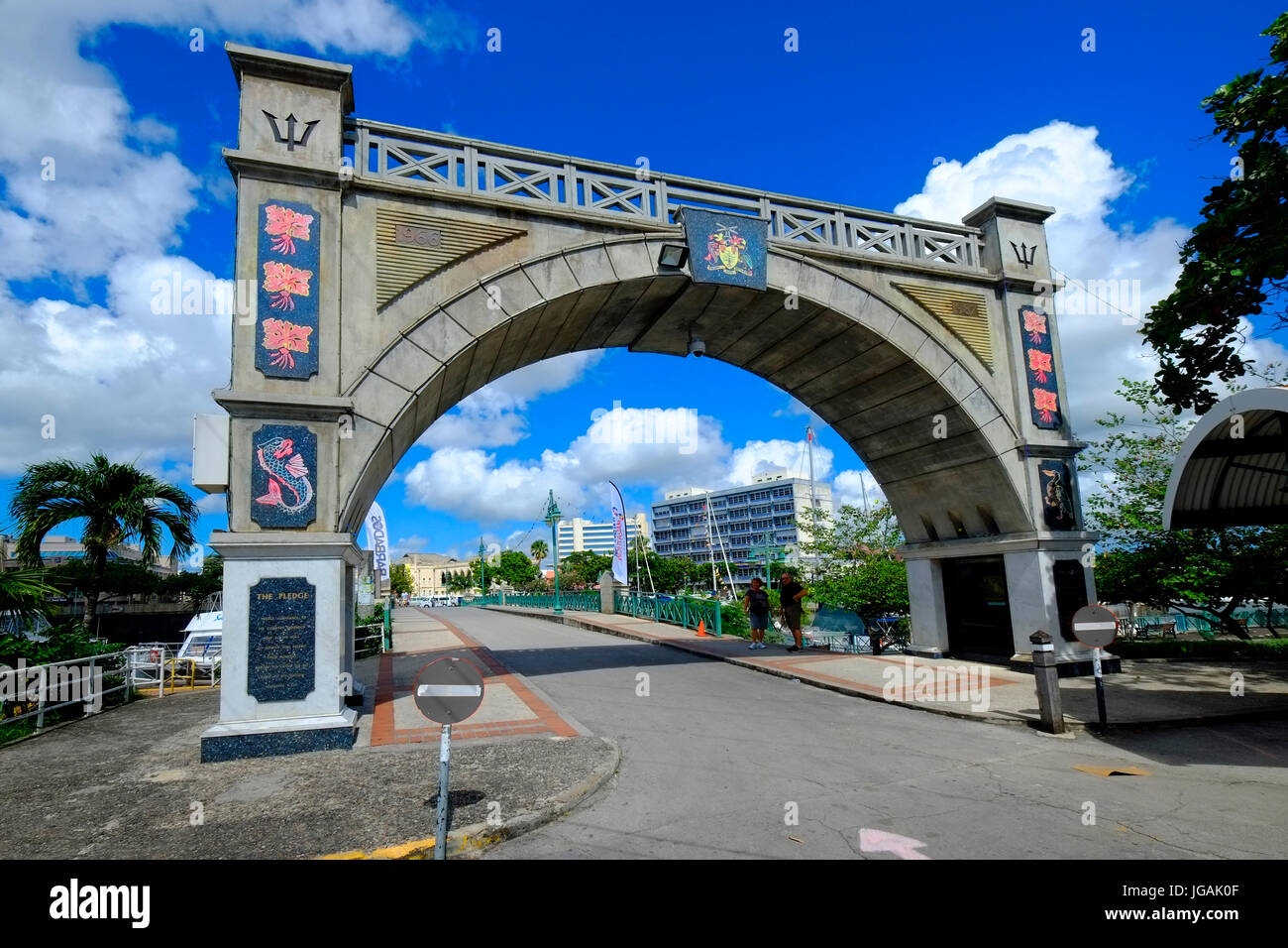 Bridgetown barbados shopping shops hi-res stock photography and images ...