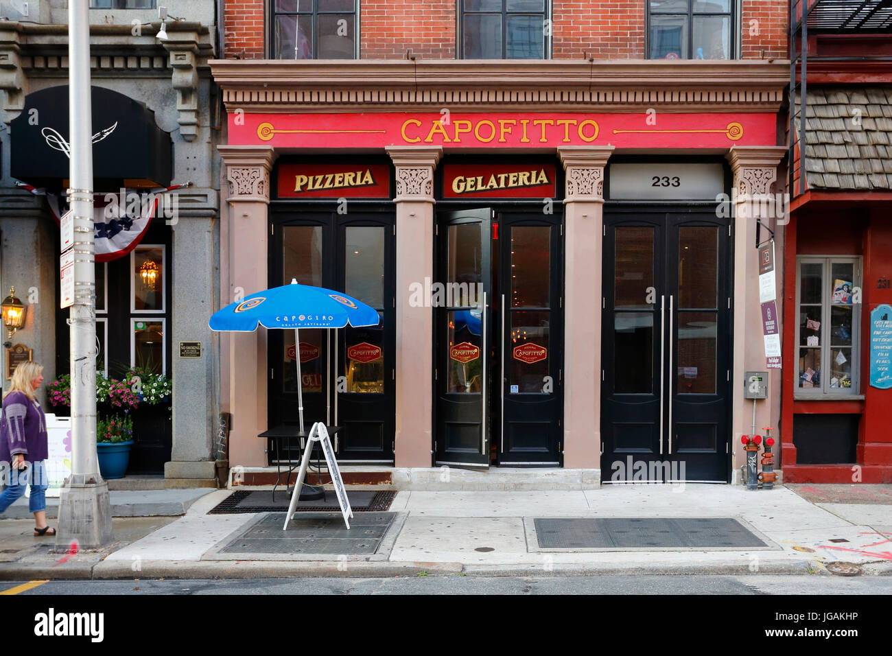 Storefront hi-res stock photography and images - Alamy