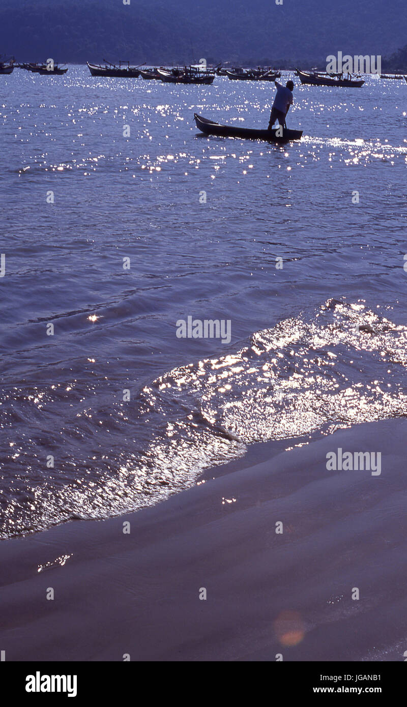 Canoe sea vertical hi-res stock photography and images - Alamy