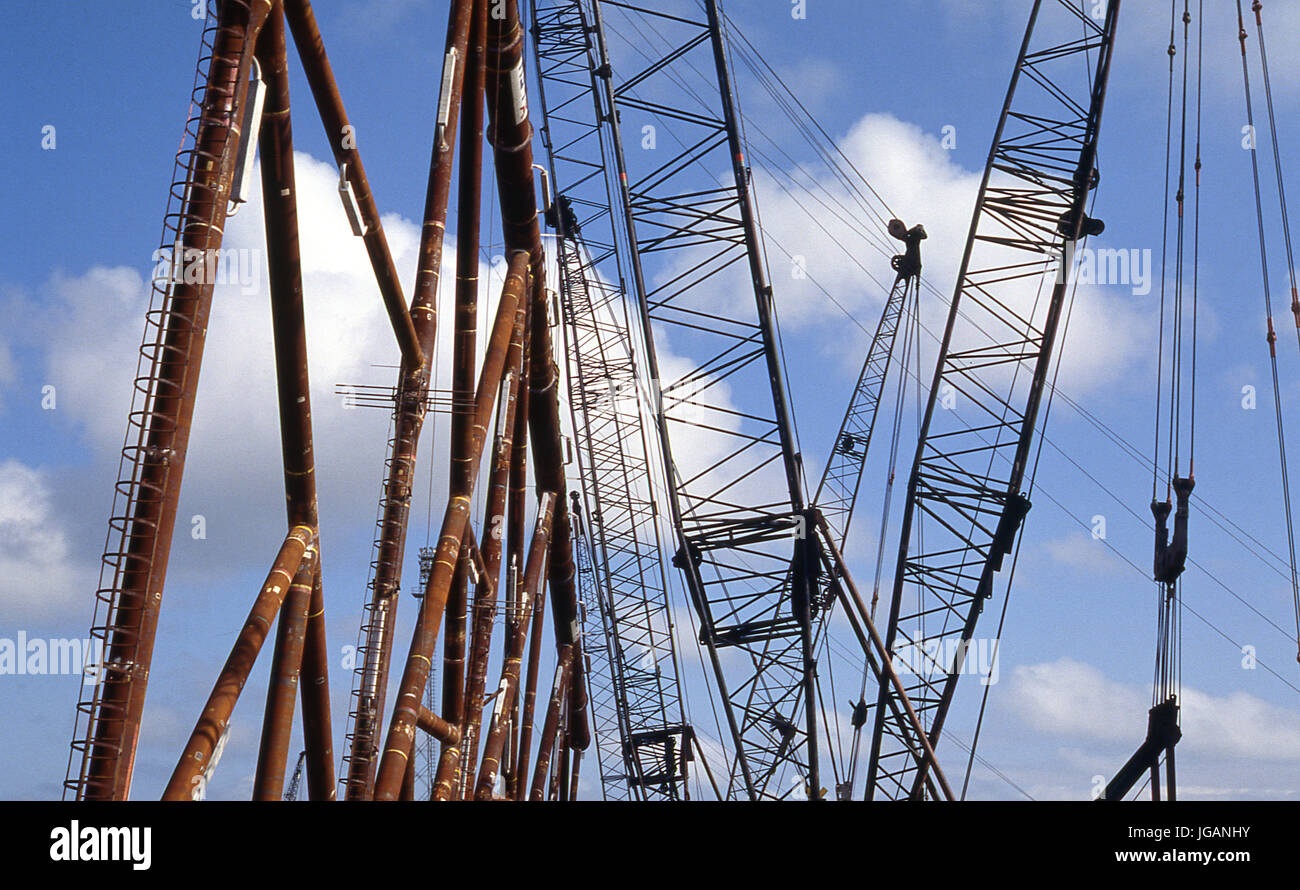 Steel tube platform hi-res stock photography and images - Alamy