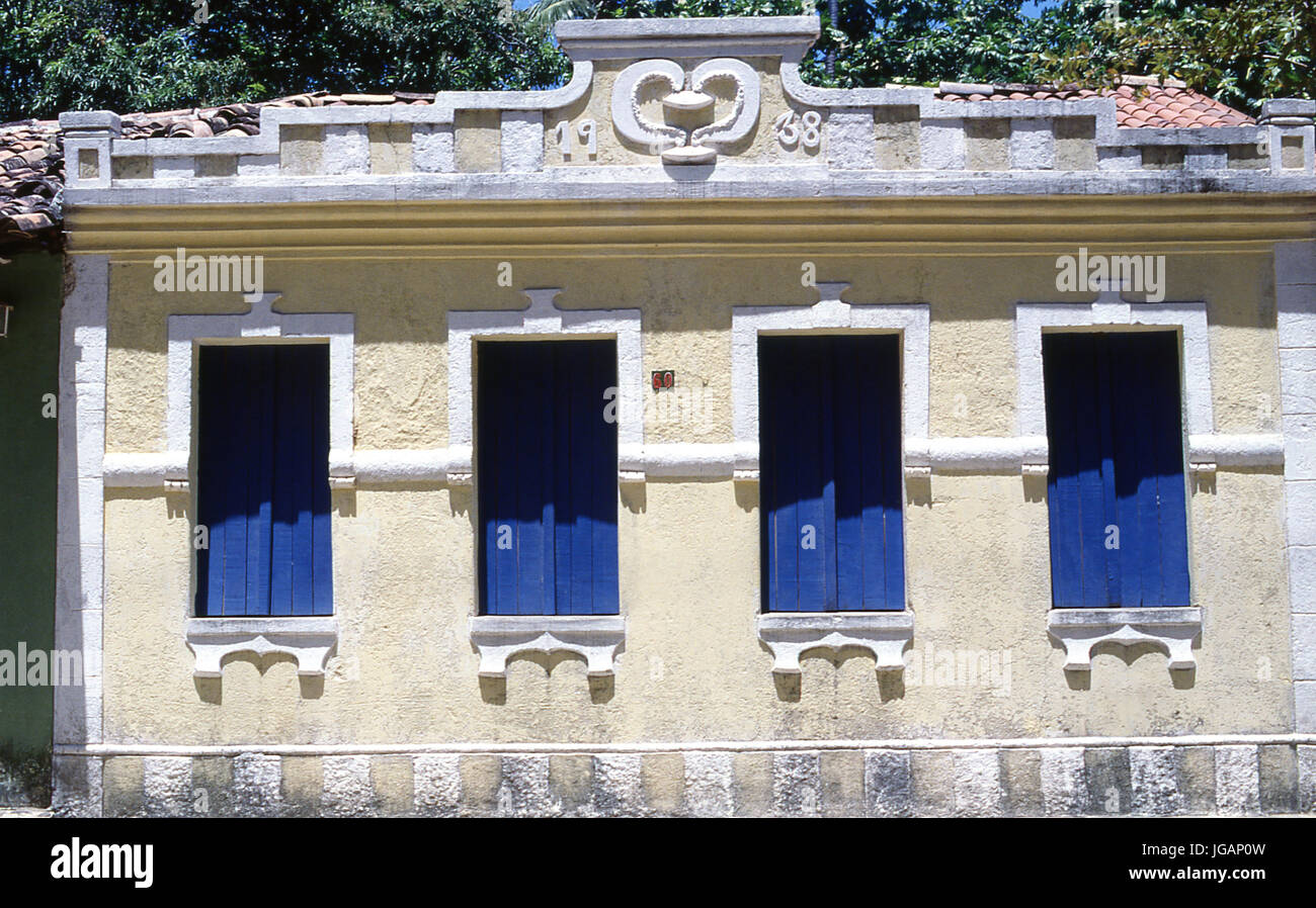 Simple facade hi-res stock photography and images - Alamy