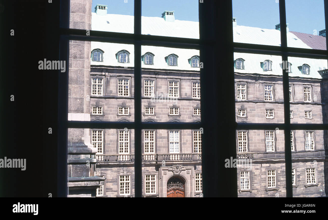 1999 building hi-res stock photography and images - Alamy