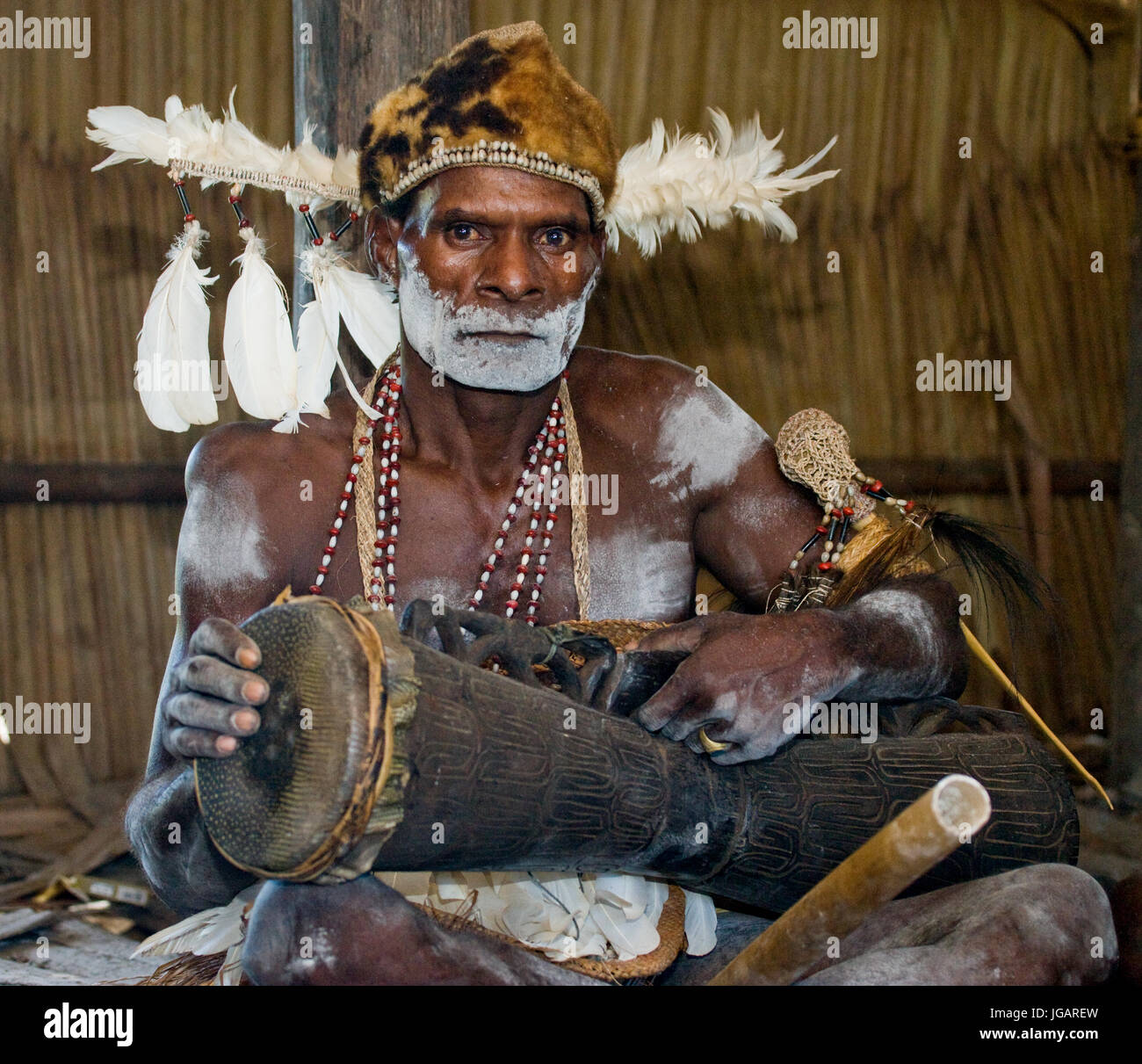 Irian jaya asmat woman papua hi-res stock photography and images - Alamy