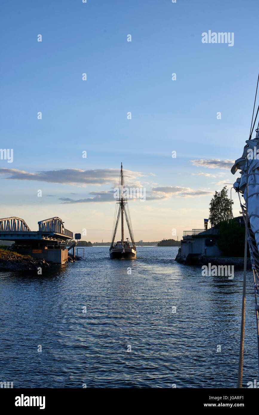Sail boat silhouette hi-res stock photography and images - Alamy