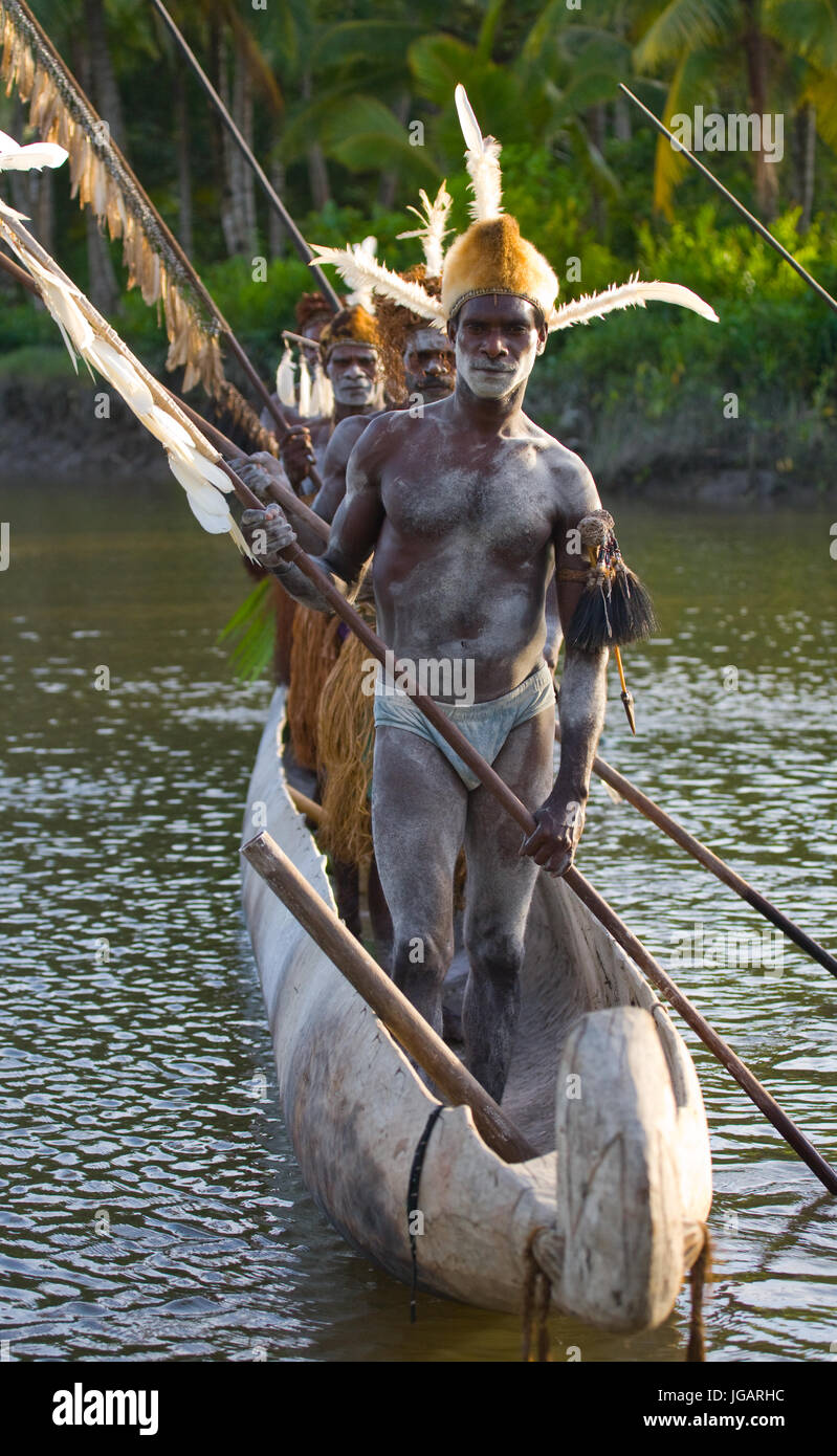 Asmat irian hi-res stock photography and images - Alamy