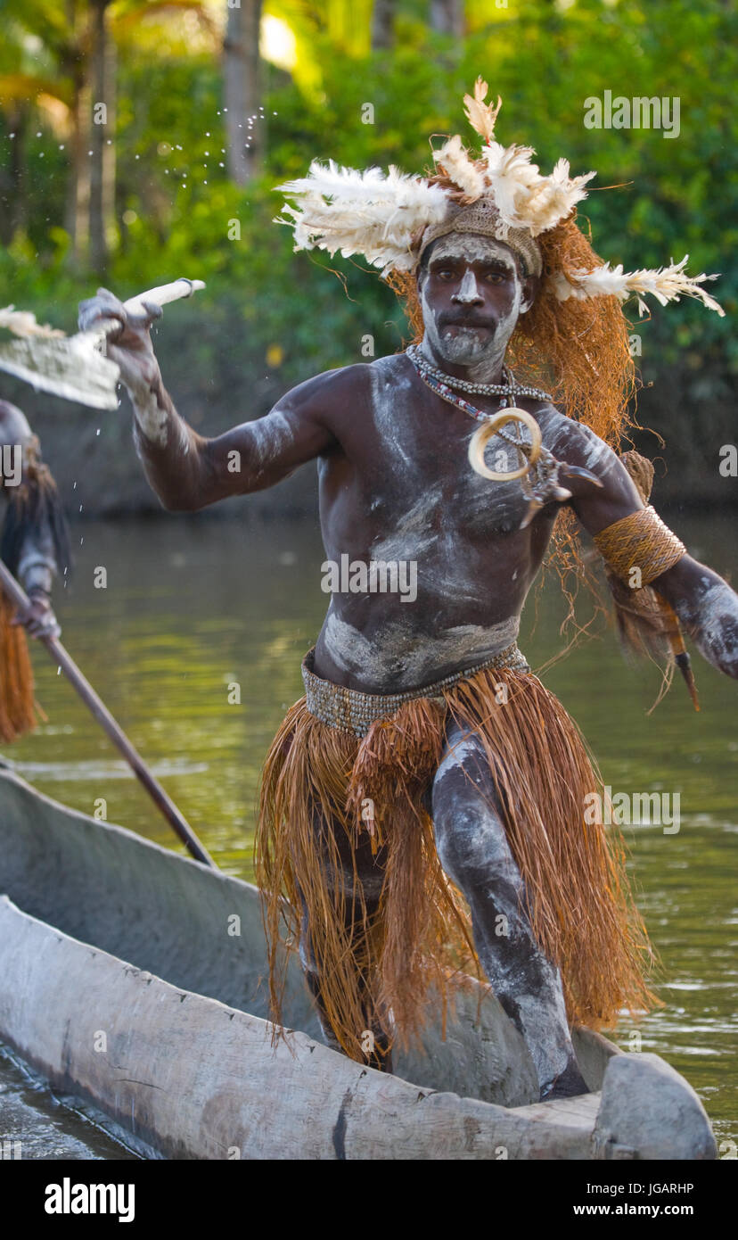 Irian jaya asmat woman papua hi-res stock photography and images - Alamy