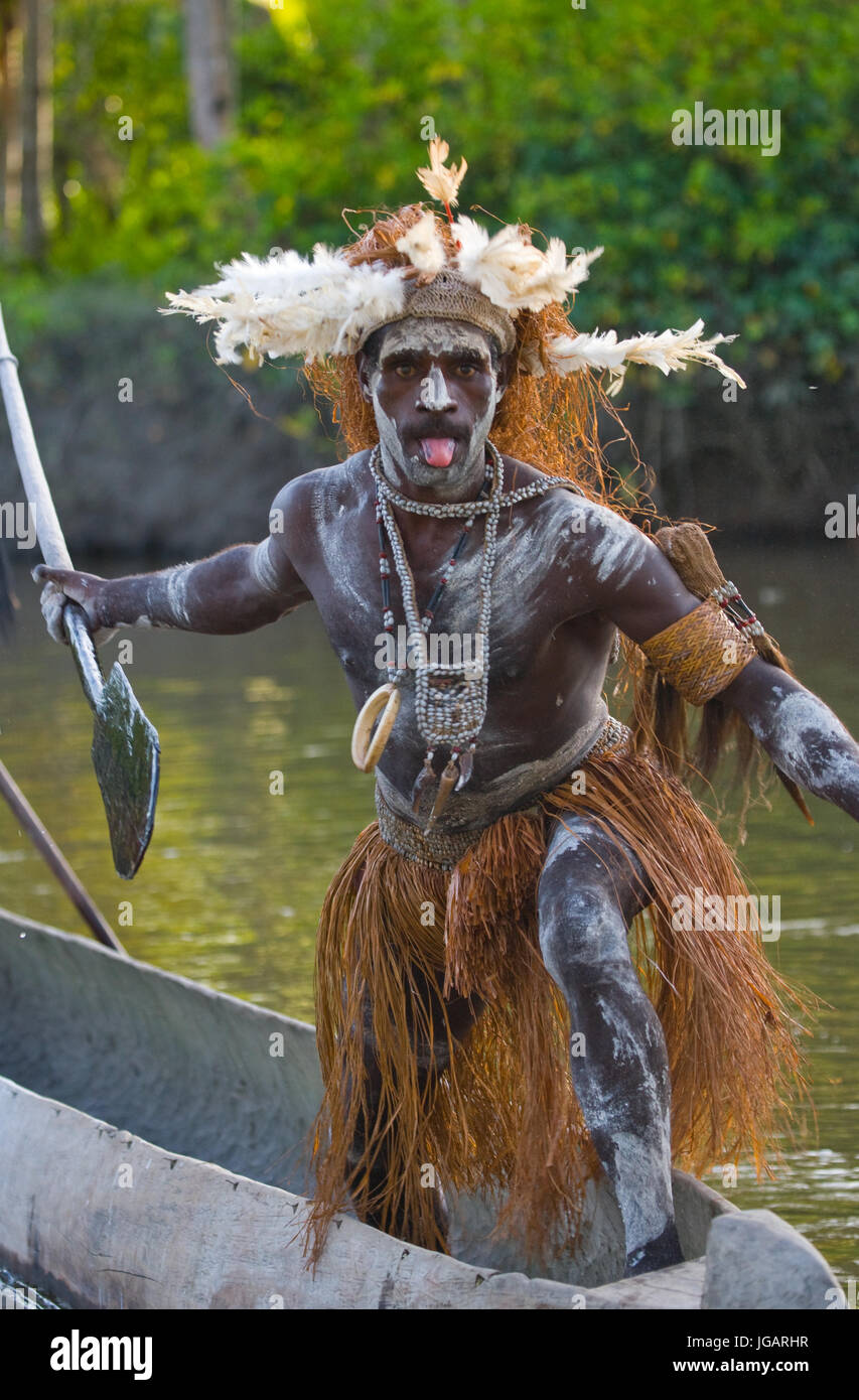 Irian jaya asmat woman papua hi-res stock photography and images - Alamy
