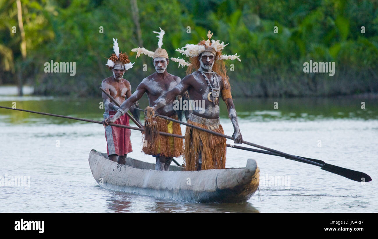 Irian jaya asmat woman papua hi-res stock photography and images - Alamy