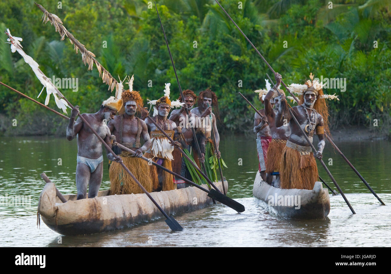 INDONESIA, IRIAN JAYA, ASMAT PROVINCE, JOW VILLAGE - JANUARY 19 ...
