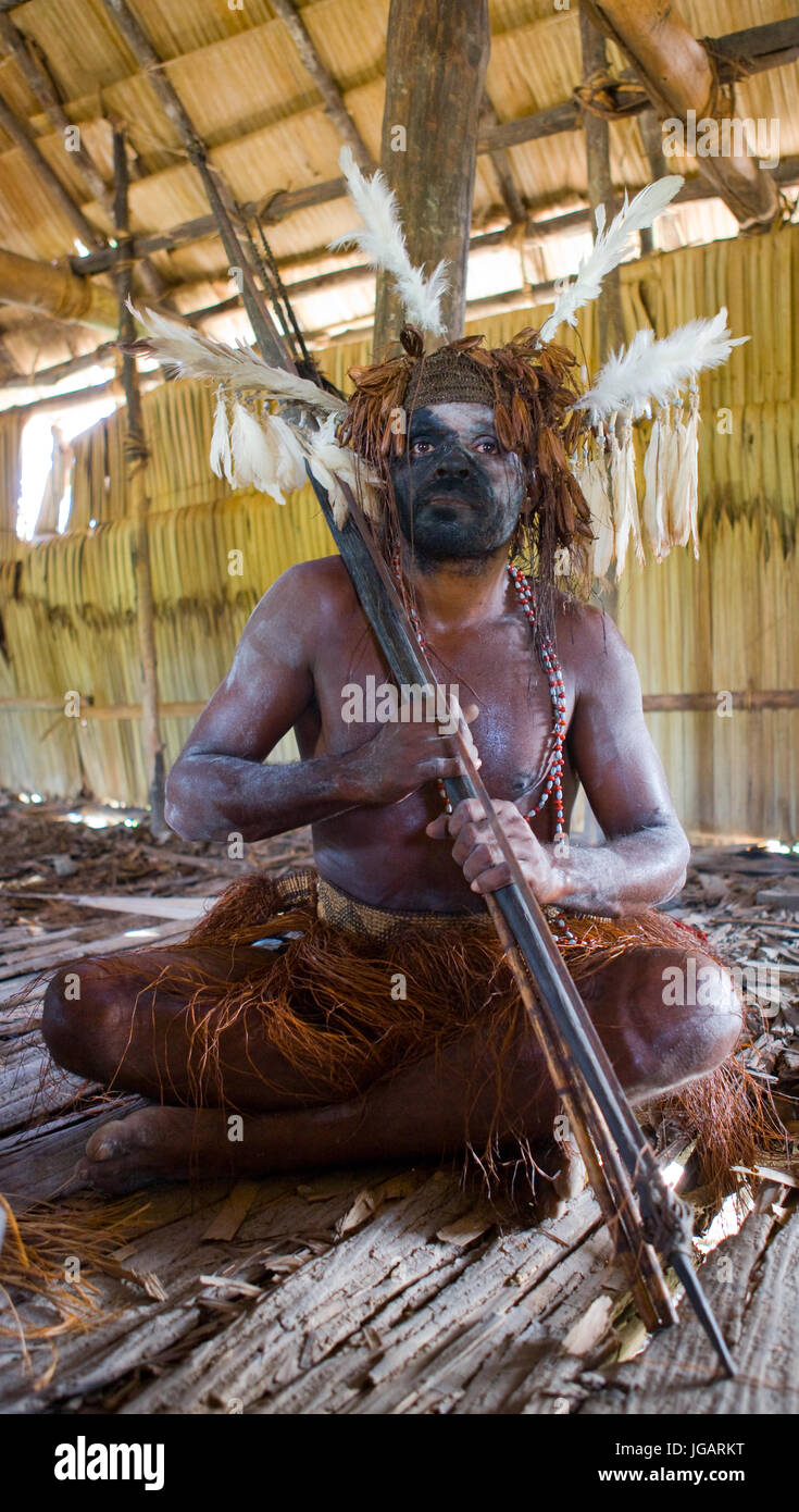 INDONESIA, IRIAN JAYA, ASMAT PROVINCE, JOW VILLAGE - JANUARY 19 ...