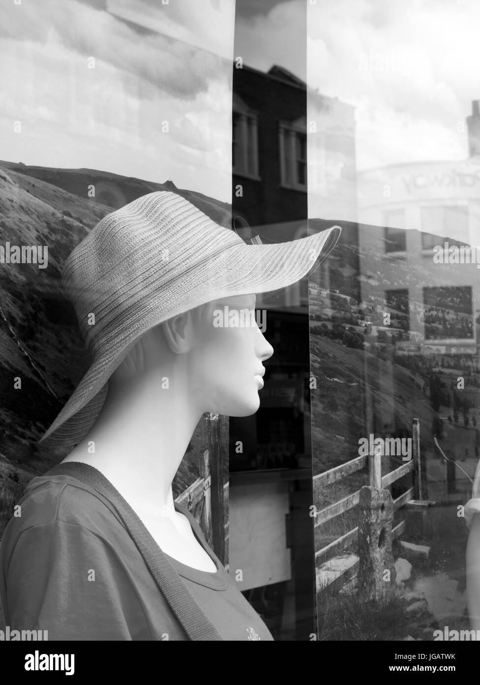 Manikin window display, River Island ladies and men clothing retailer ...
