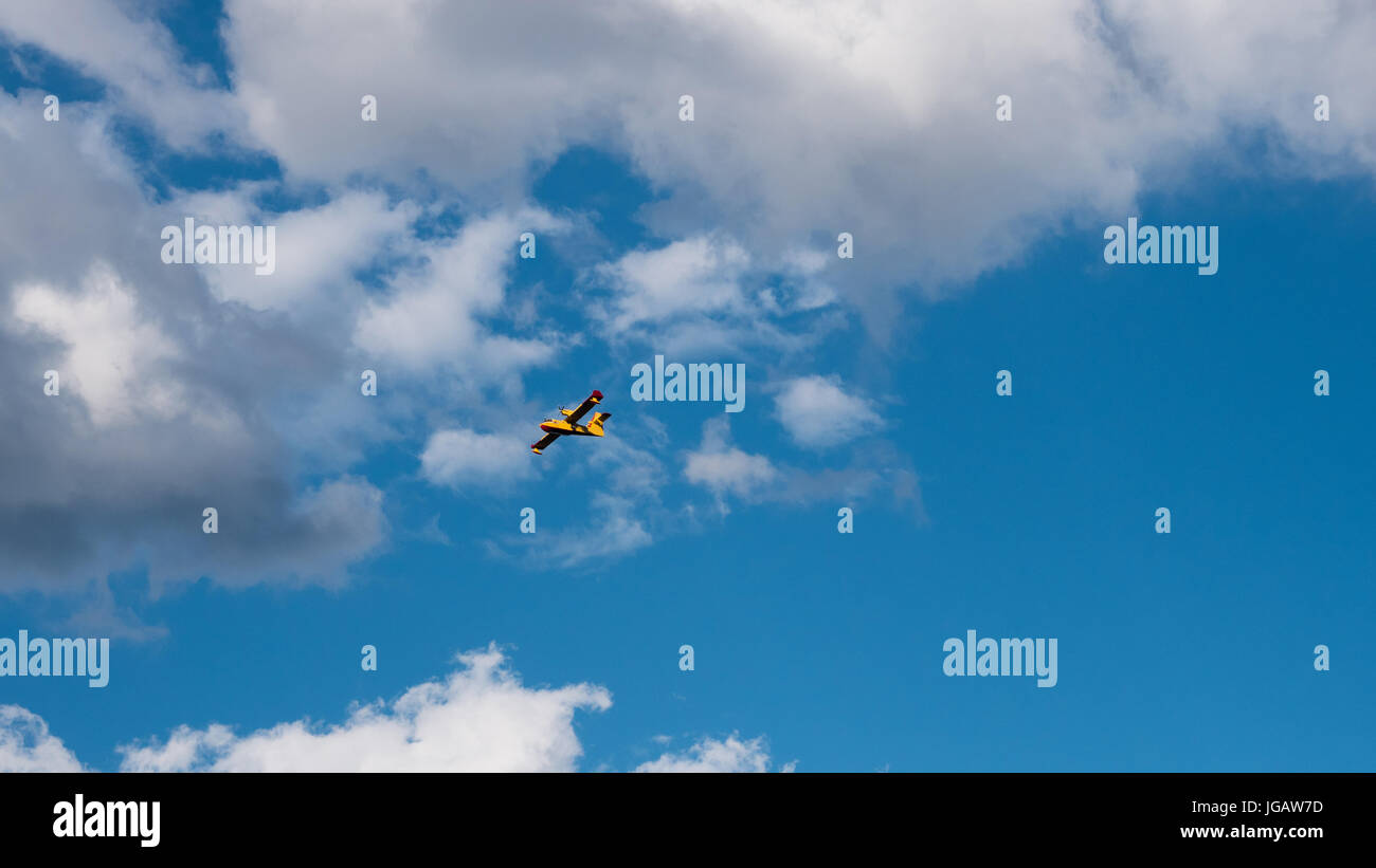 Flying firefighter hi-res stock photography and images - Alamy