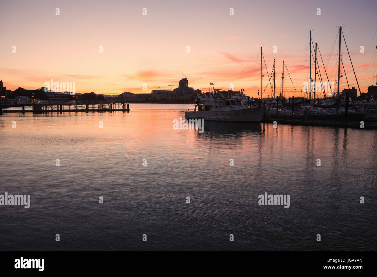 Victoria harbour skyline hi-res stock photography and images - Alamy