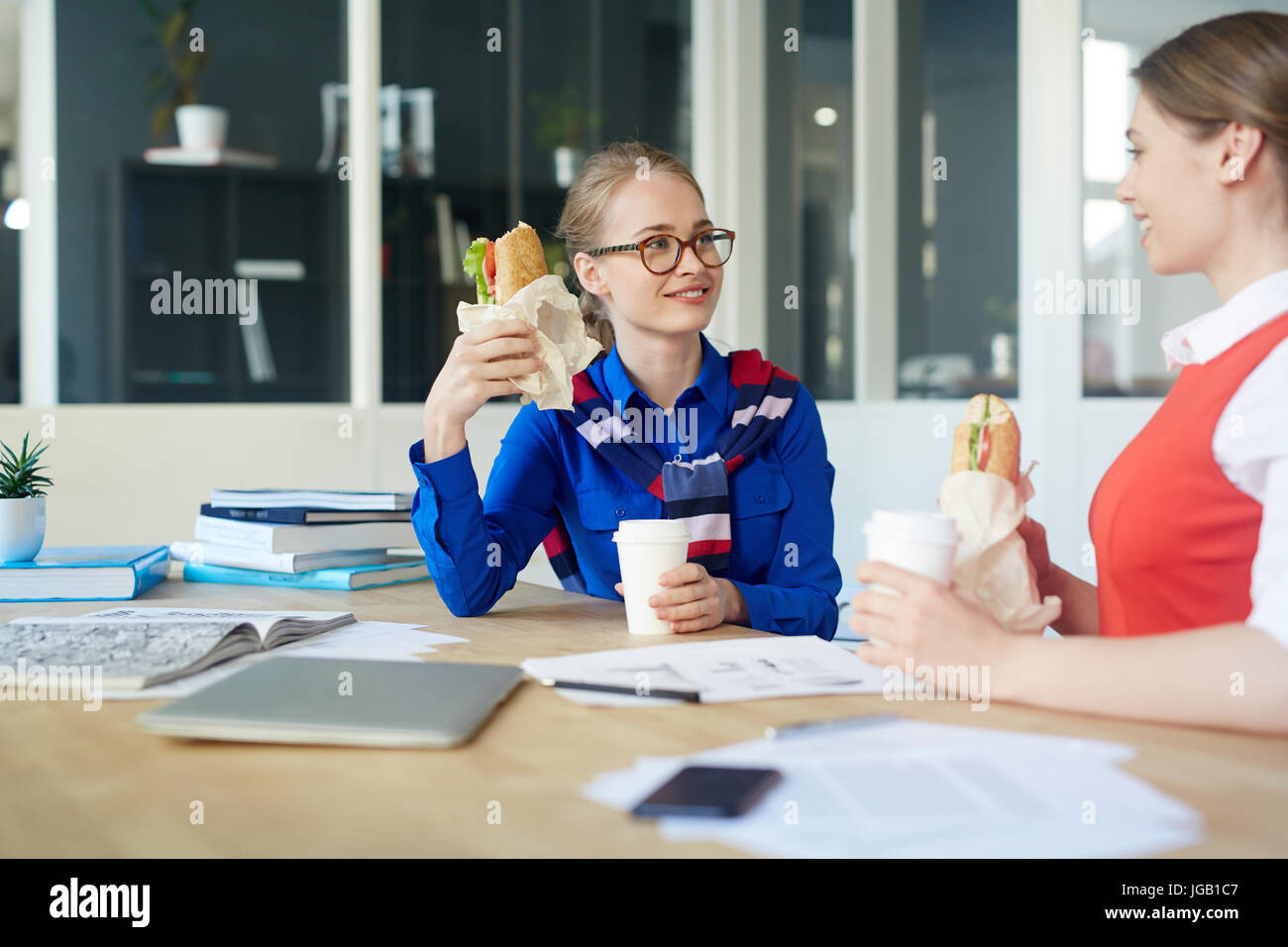 Employee workplace hi-res stock photography and images - Alamy