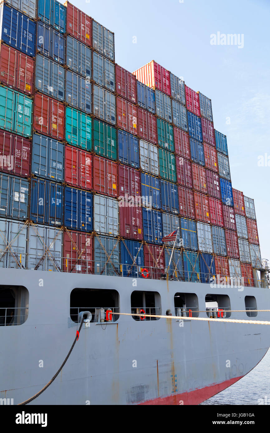 Containerschiff High Resolution Stock Photography and Images - Alamy