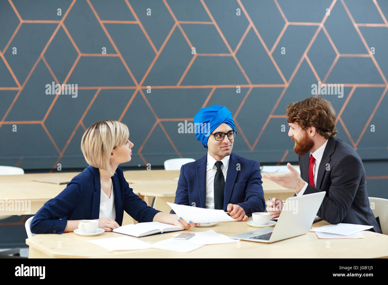 Talk show interview hi-res stock photography and images - Alamy